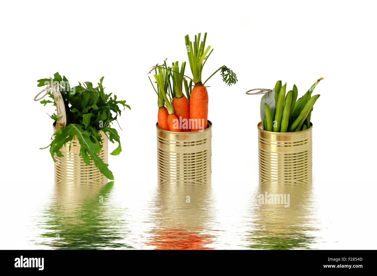 Food cans hi-res stock photography and images - Alamy