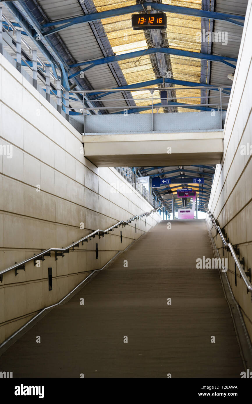 Gare sncf hi-res stock photography and images - Alamy