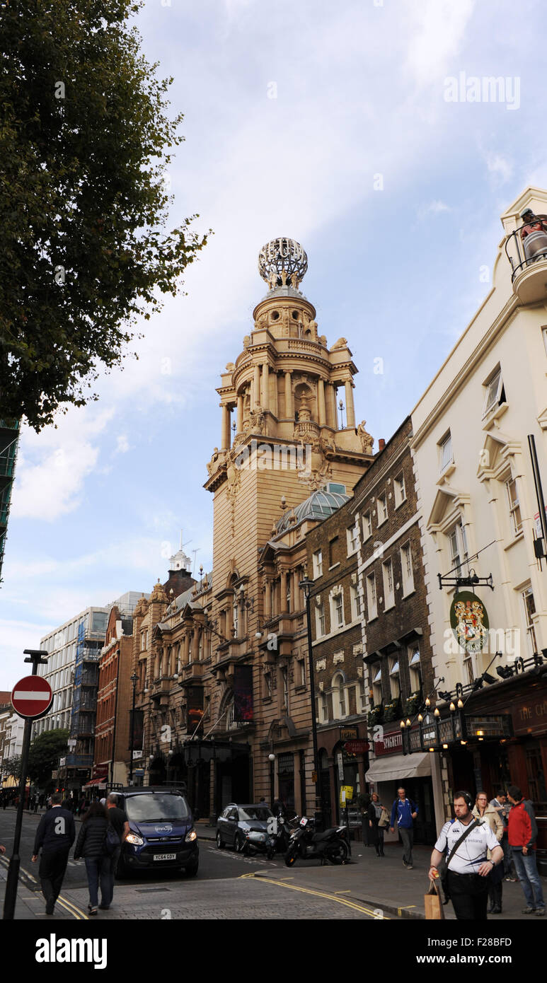 The opera company hi-res stock photography and images - Alamy