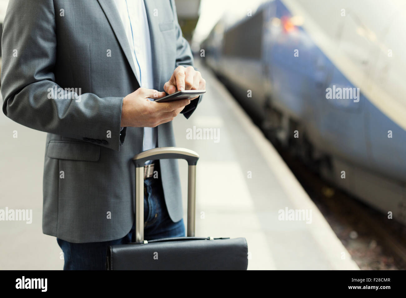 Airport business man hi-res stock photography and images - Alamy