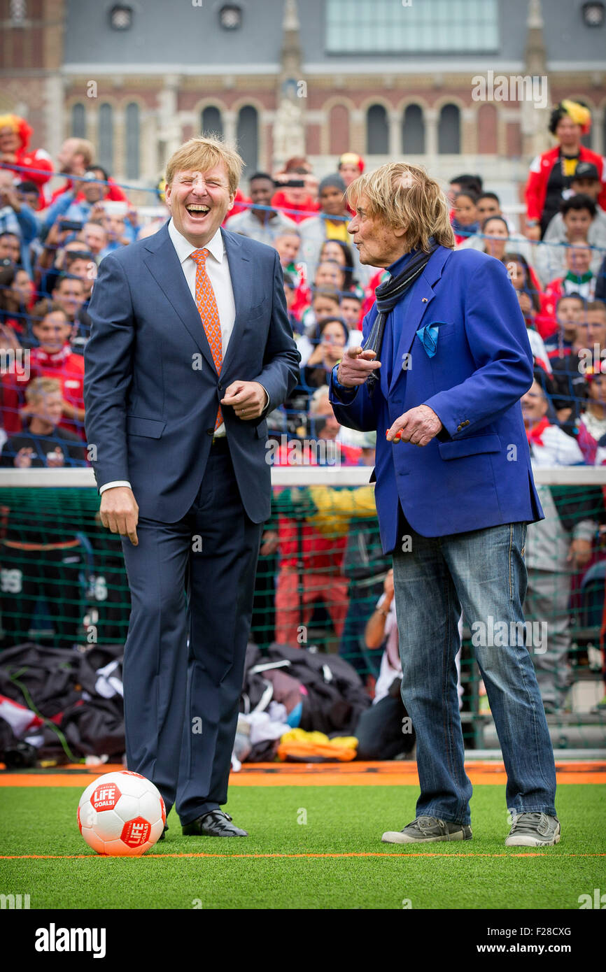 Referee frans derks hi-res stock photography and images - Alamy