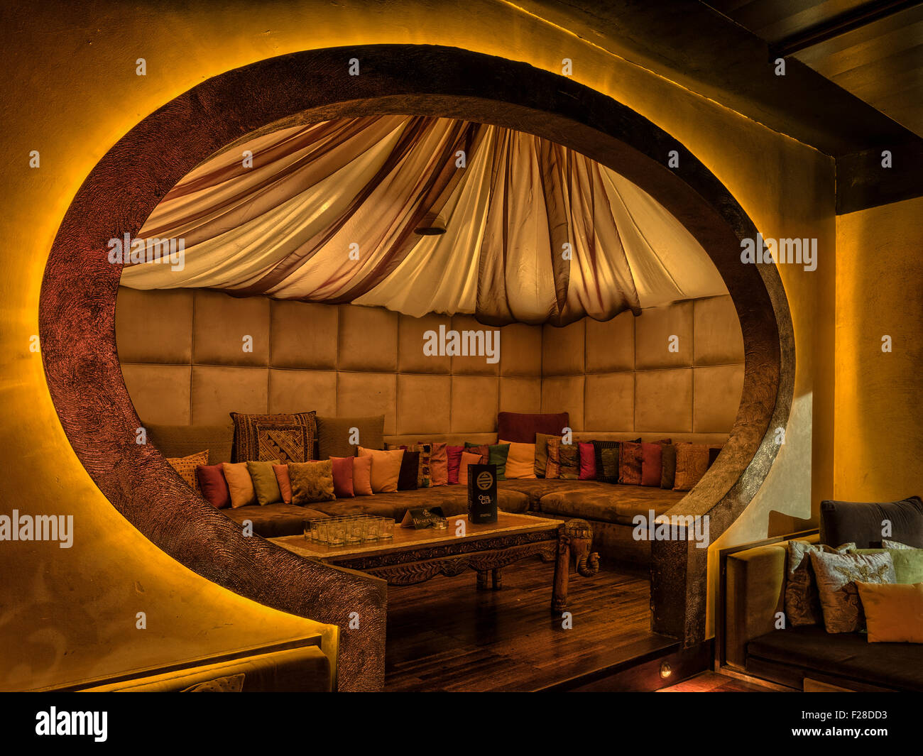 Opera nightclub hi-res stock photography and images - Alamy