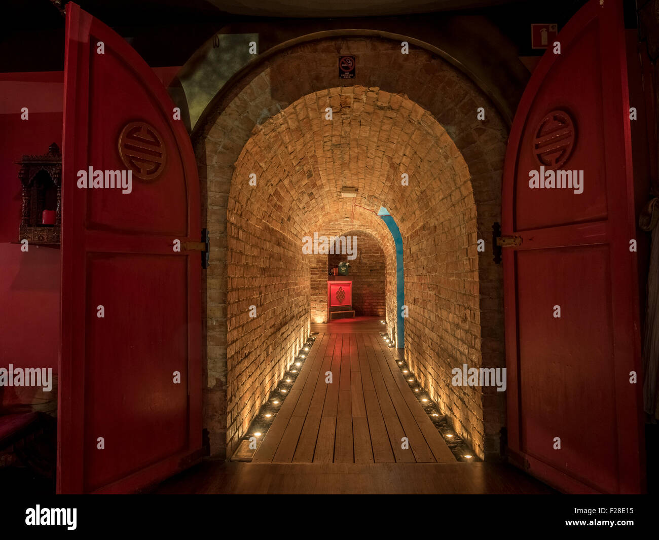Underground nightclub hi-res stock photography and images - Alamy