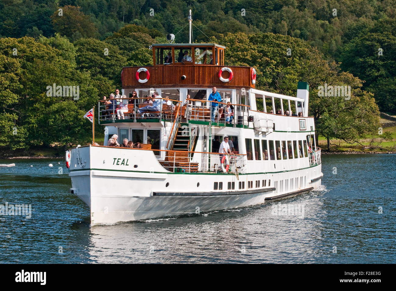 Cruising lake windermere hi-res stock photography and images - Alamy