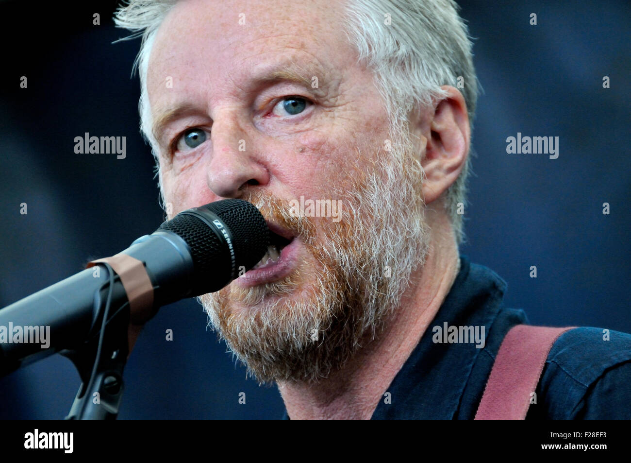 Singer billy bragg hi-res stock photography and images - Alamy