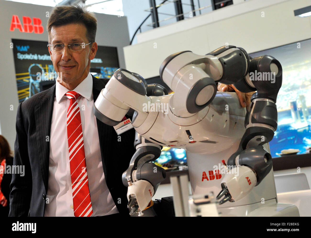 Abb robot hi-res stock photography and images - Alamy