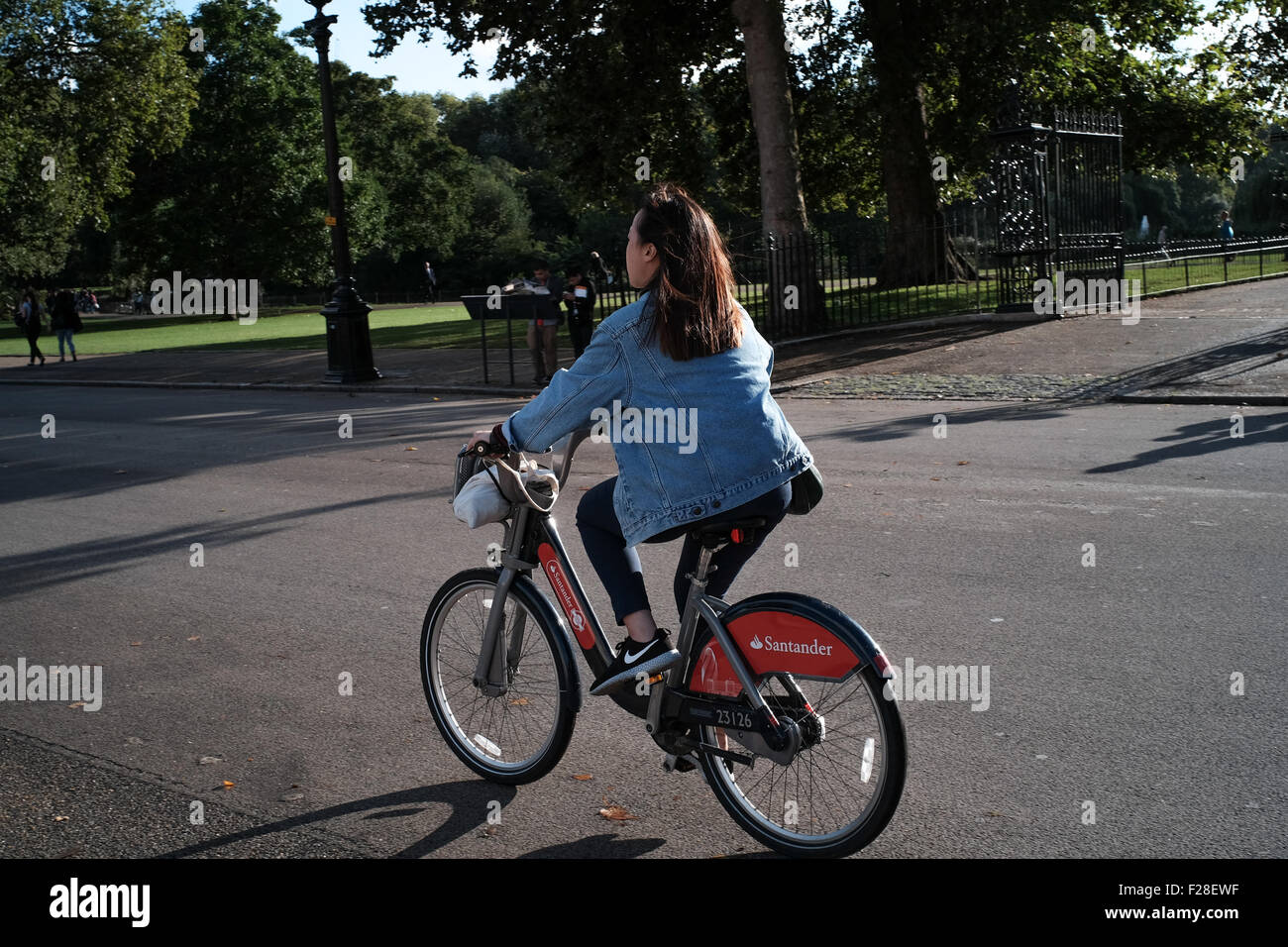 Lady cycle hi-res stock photography and images - Alamy