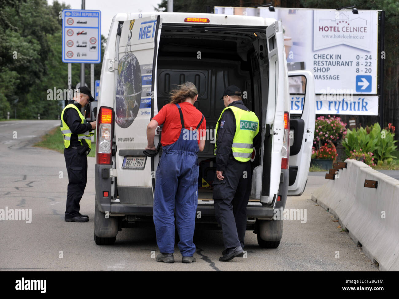 Breclav, Czech Republic. 14th Sep, 2015. A police officers control car ...