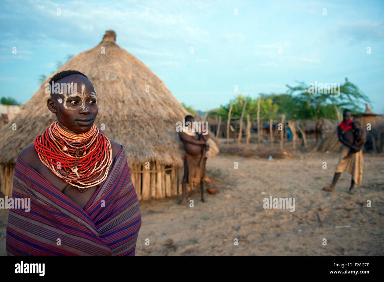 Mursi tribe warriors hi-res stock photography and images - Alamy