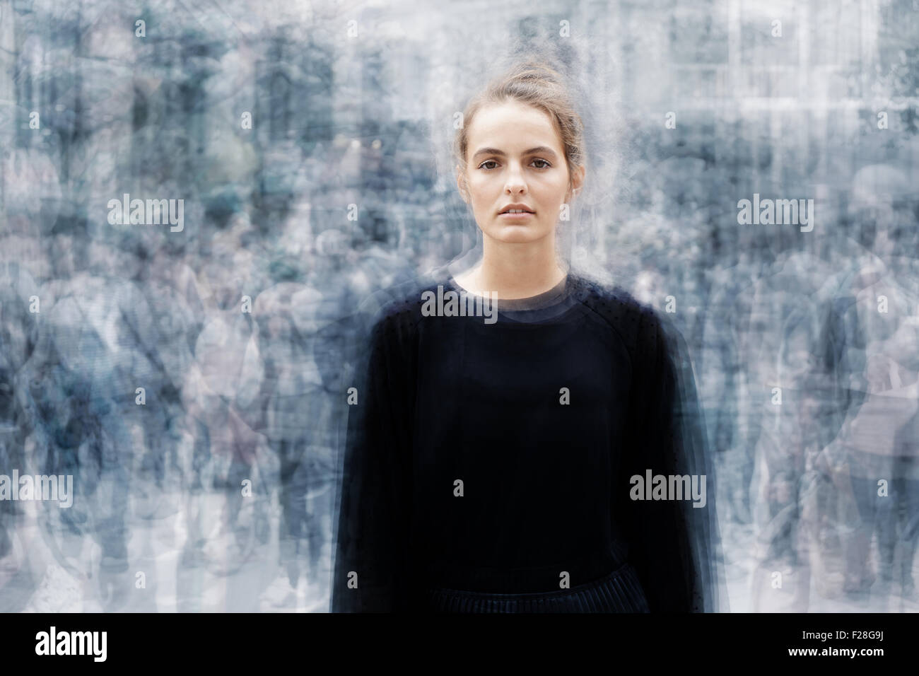 Fast moving people hi-res stock photography and images - Alamy