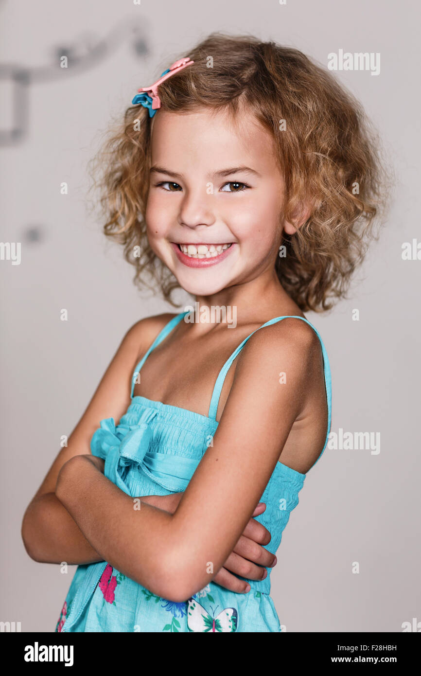Pretty little girl hi-res stock photography and images - Alamy