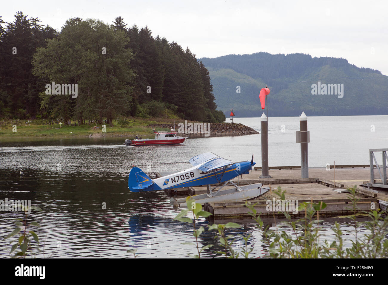 Amphibious aircraft hi-res stock photography and images - Alamy