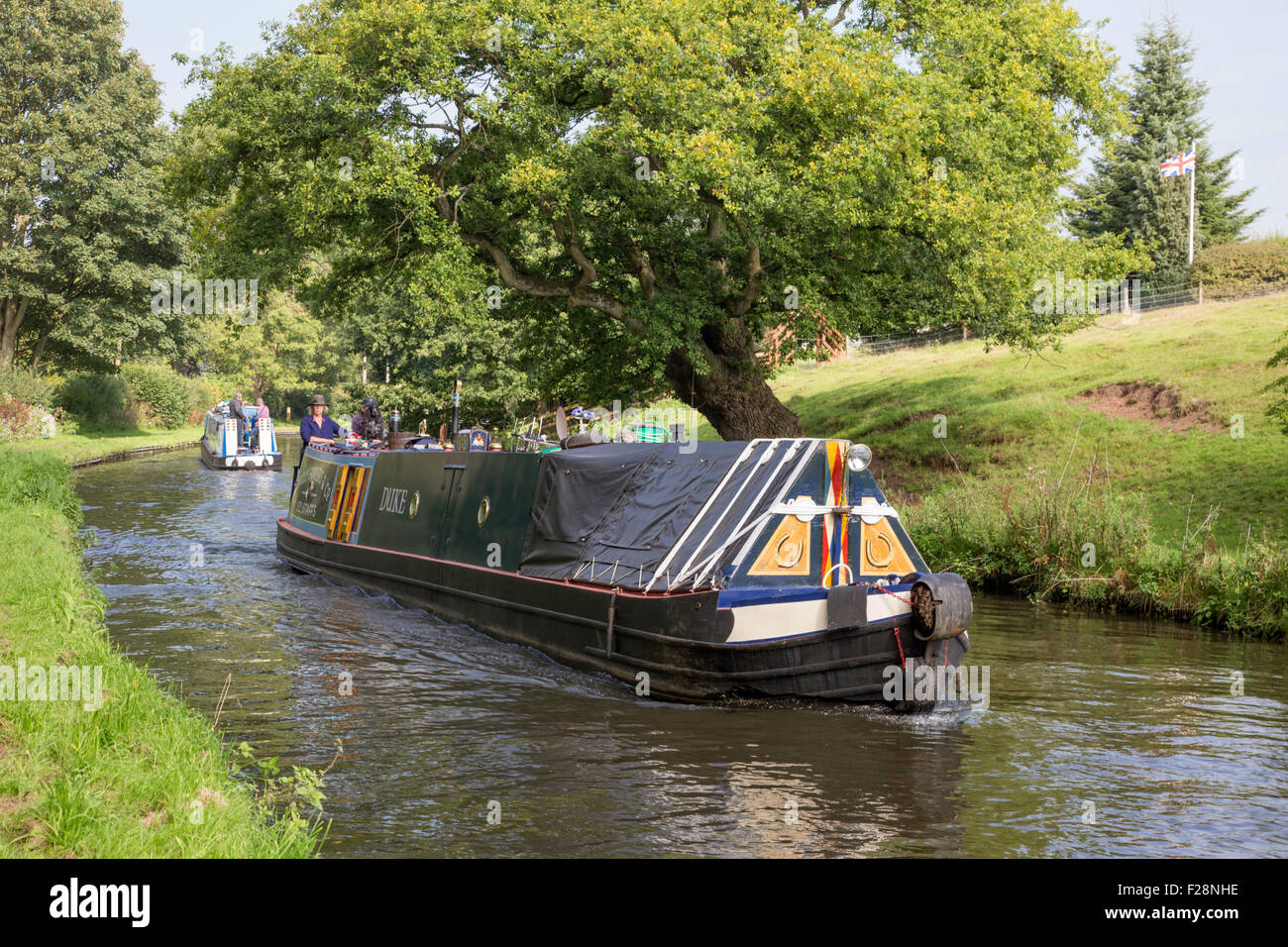Stafordshire and worcestershire canal hi-res stock photography and ...