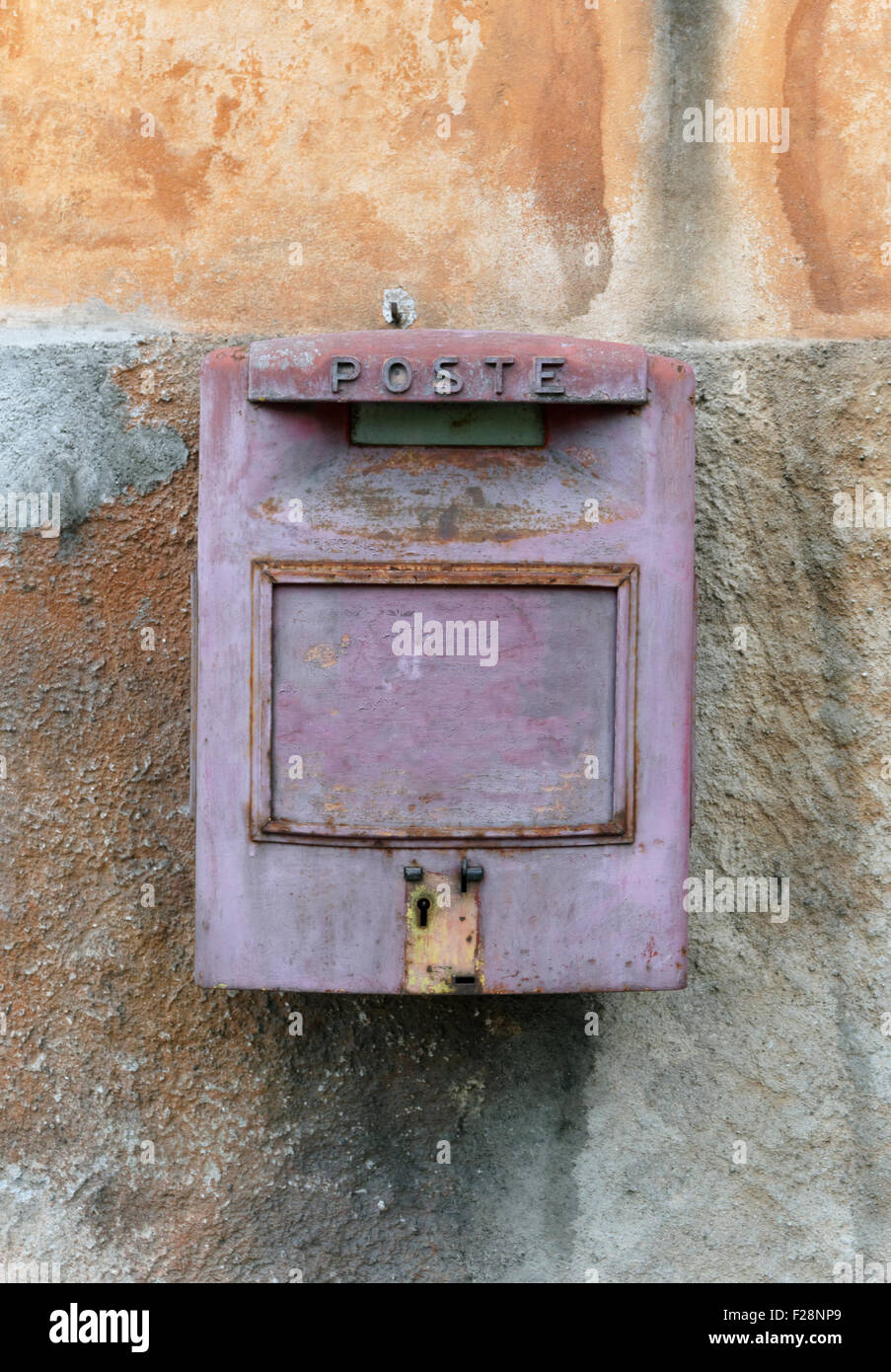 Old italian post box hi-res stock photography and images - Alamy