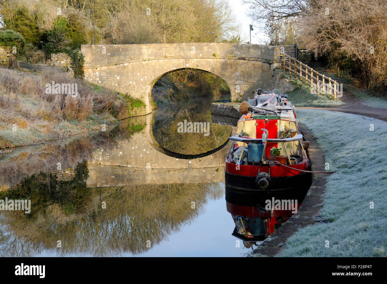 Canal bath somerset narrowboat hi-res stock photography and images - Alamy