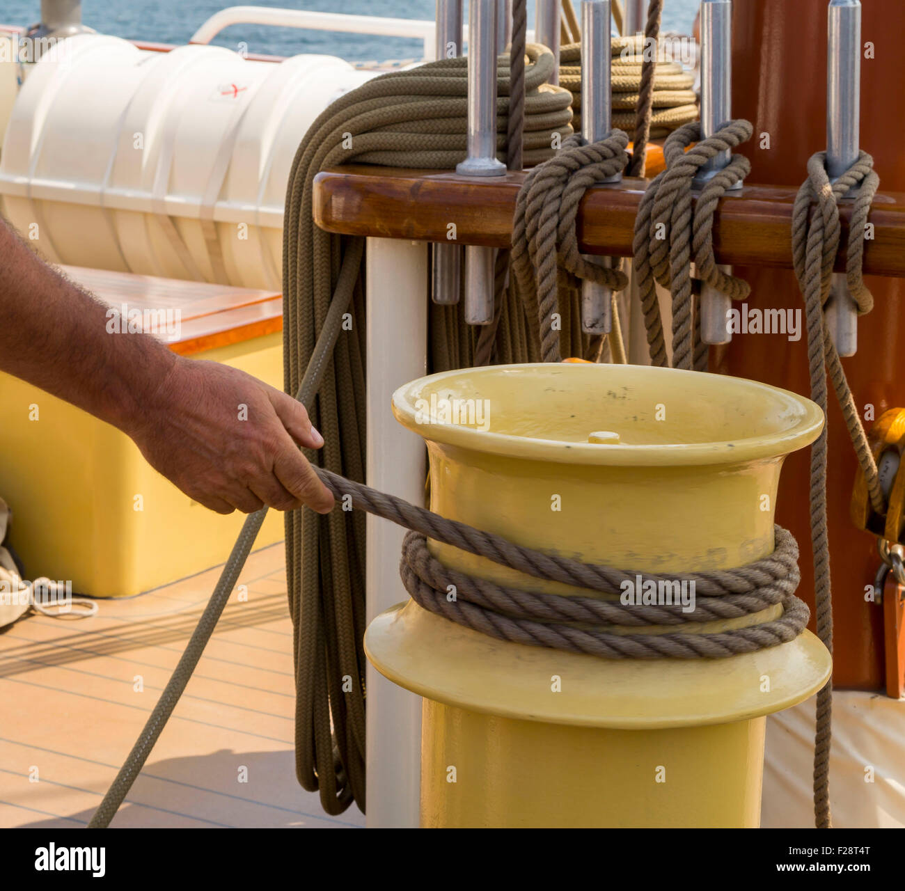 Hand rope sailing hi-res stock photography and images - Alamy