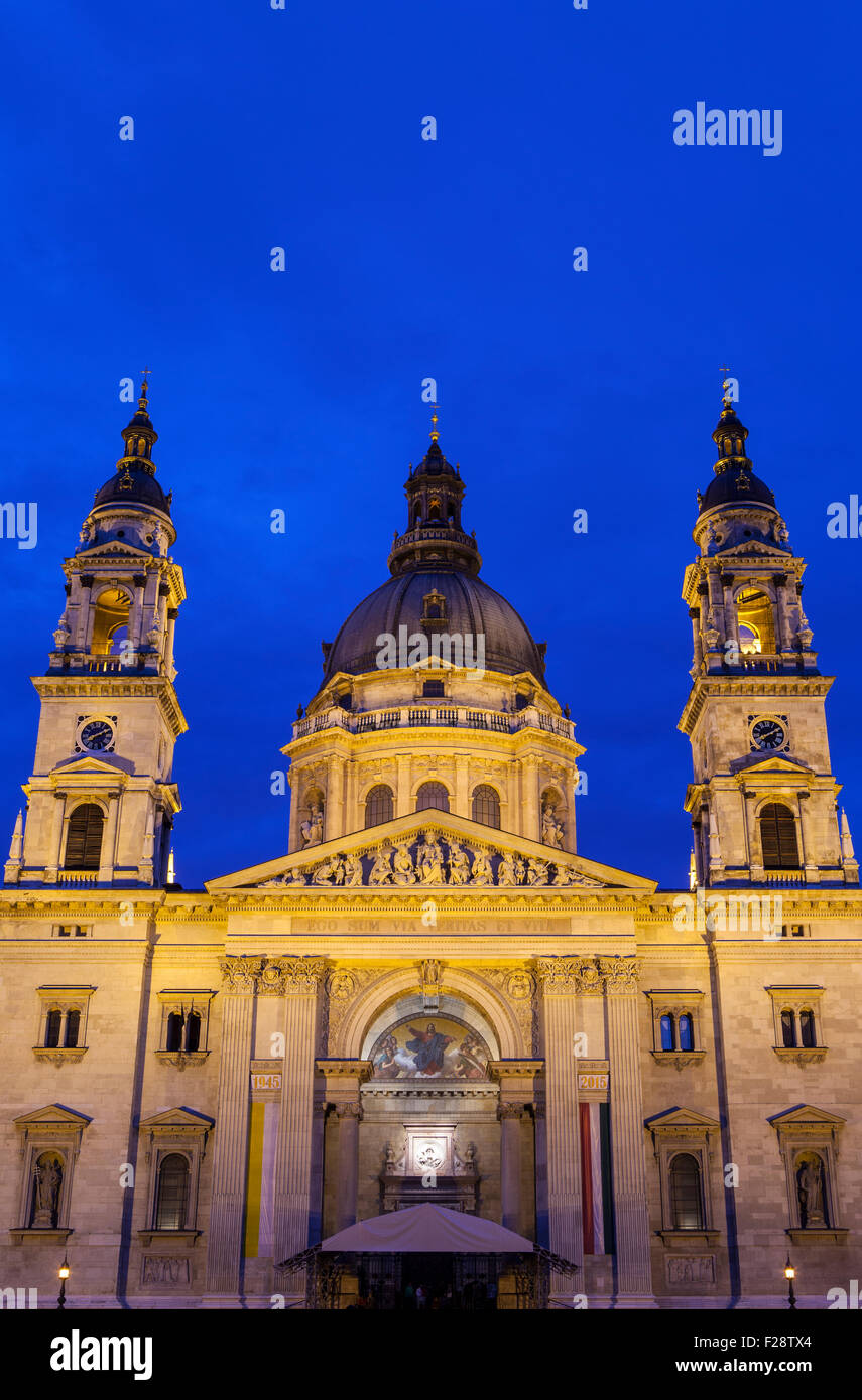 A dusk-time view of the historic St. Stephen’s Basilica in Budapest ...