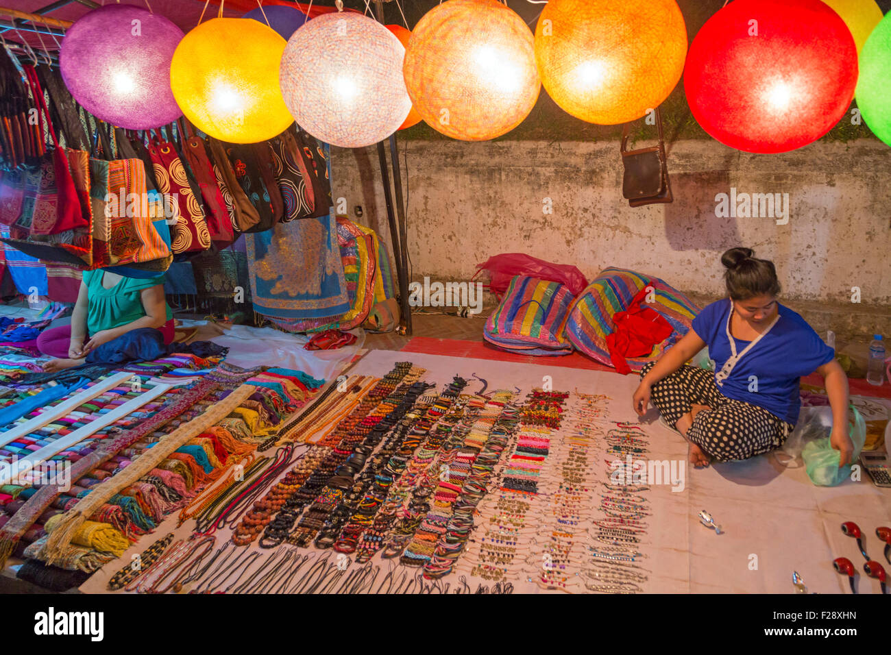 Handicraft night market hi-res stock photography and images - Alamy
