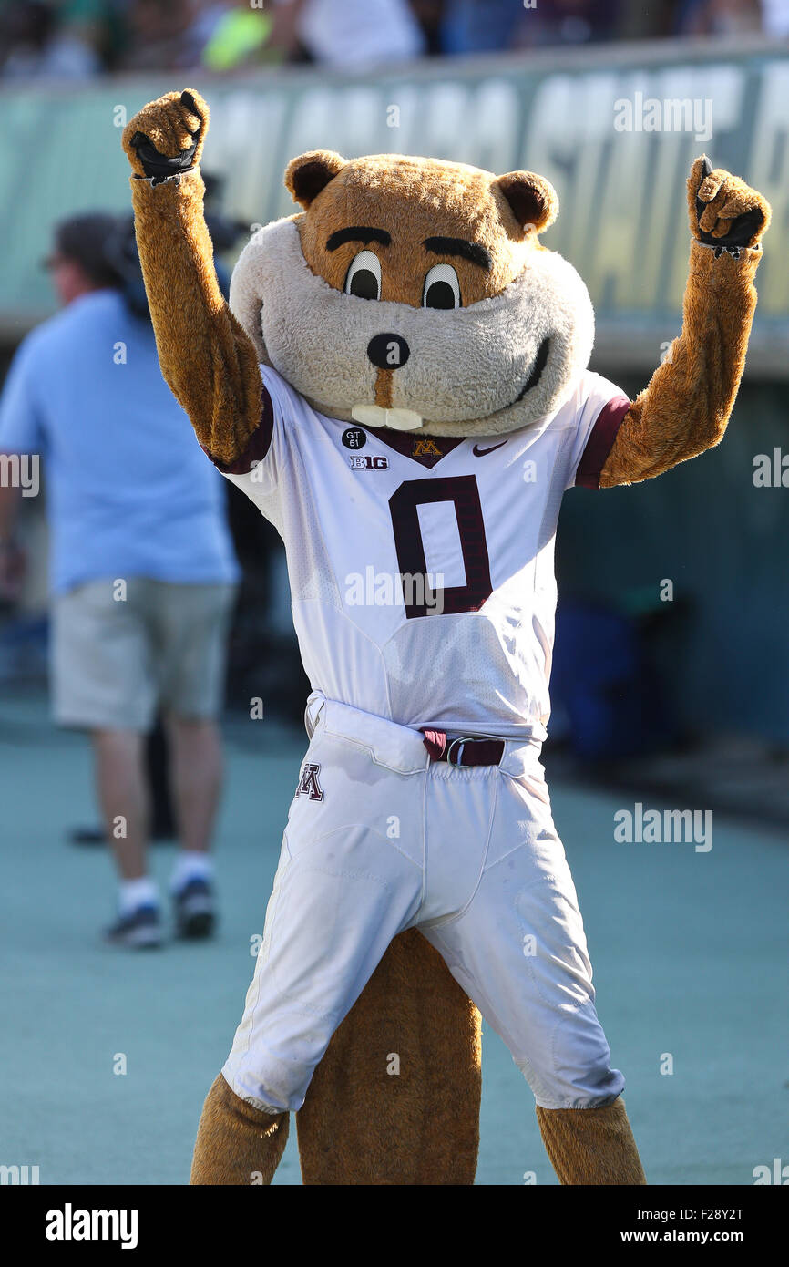 September 12, 2015: The Minnesota Gopher mascot cheers on fans during ...