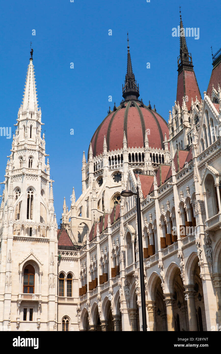 The beautiful exterior of the Hungarian Parliament Building in Budapest ...