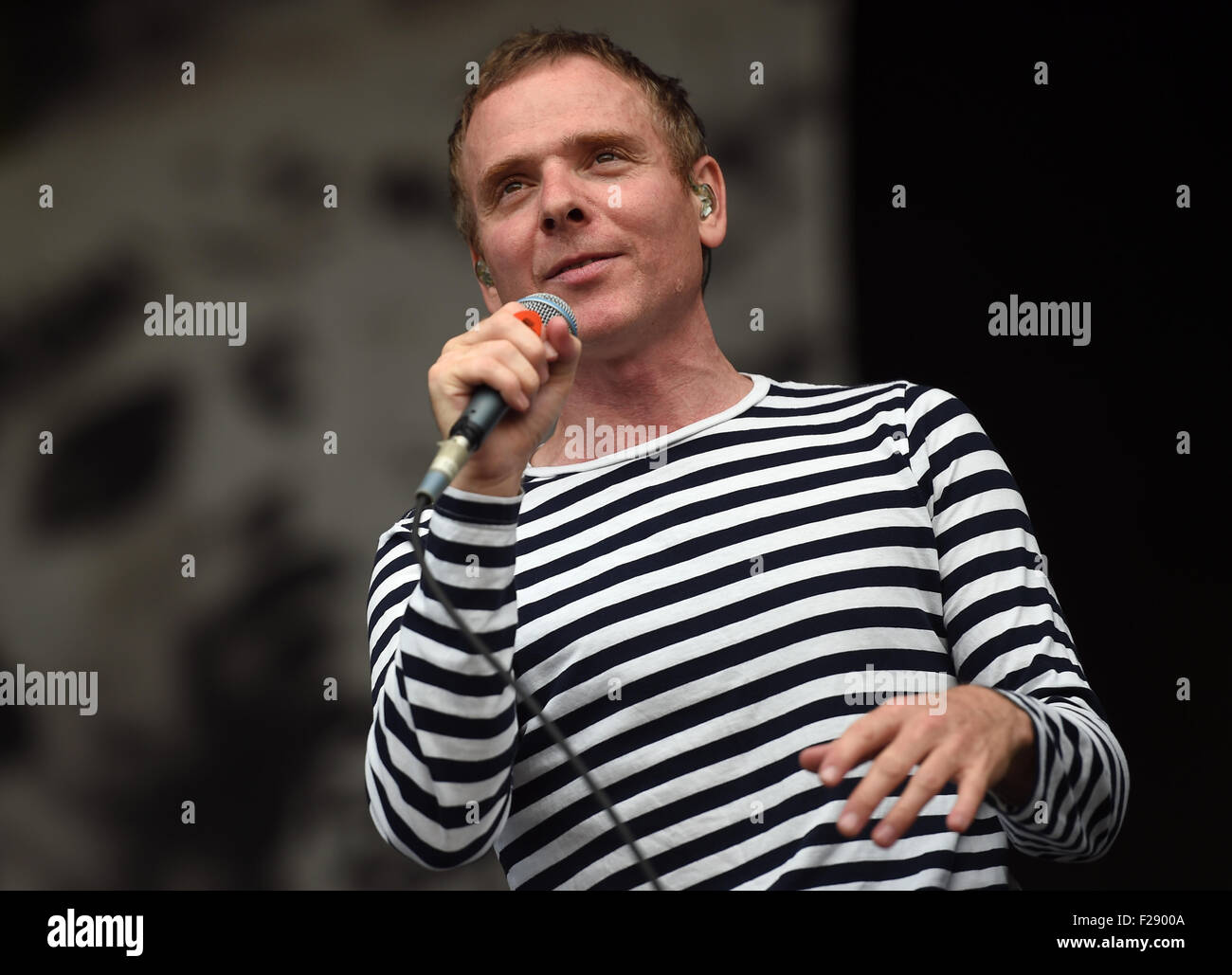 Stuart murdoch hi-res stock photography and images - Alamy