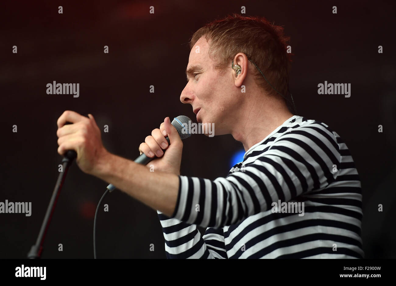 Stuart murdoch hi-res stock photography and images - Alamy