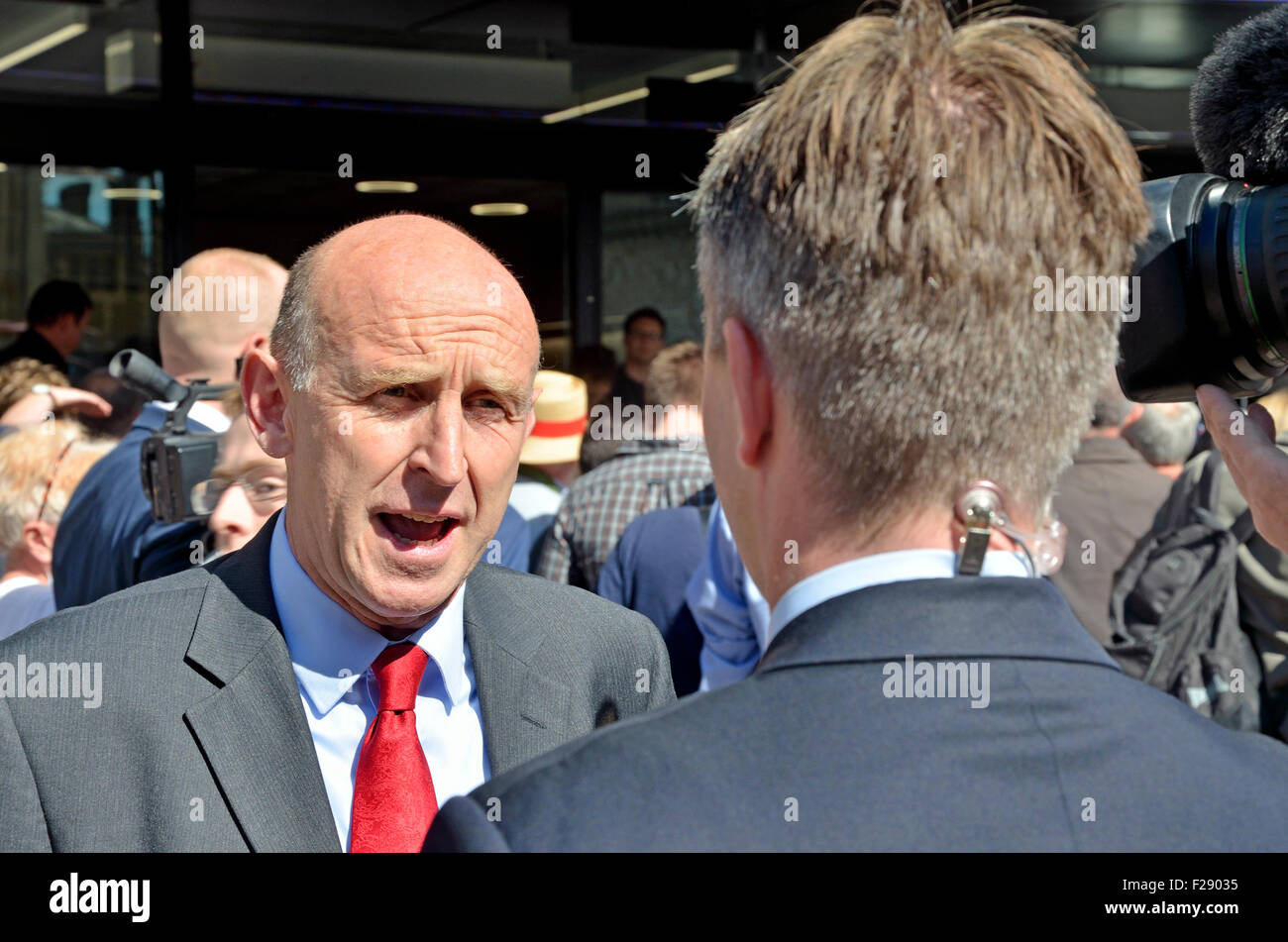 John healey labour hi-res stock photography and images - Alamy