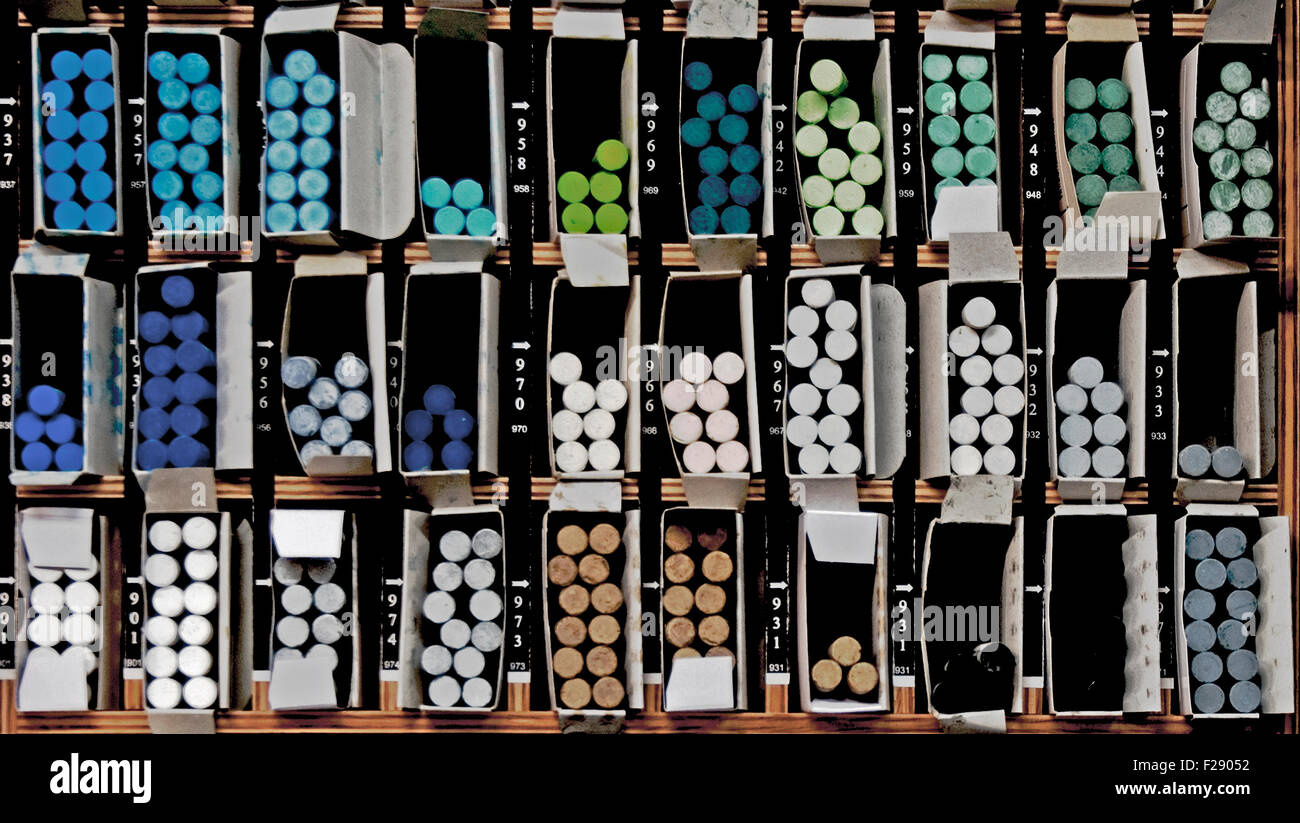 Inside a box hi-res stock photography and images - Alamy