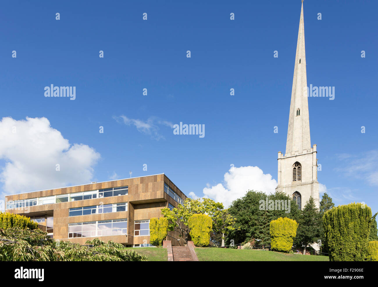 Glover's Needle (or St Andrews Spire) and the Hart of Worcester Collage ...
