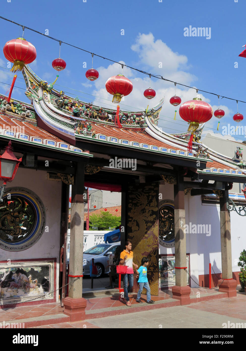 Entrance of Cheng Hoon Teng Buddhist Temple, Melaka (Malacca), Malaysia ...