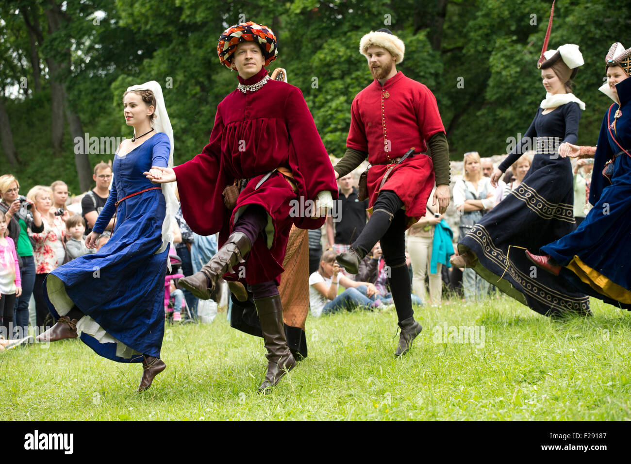 Middle ages festival hi-res stock photography and images - Alamy