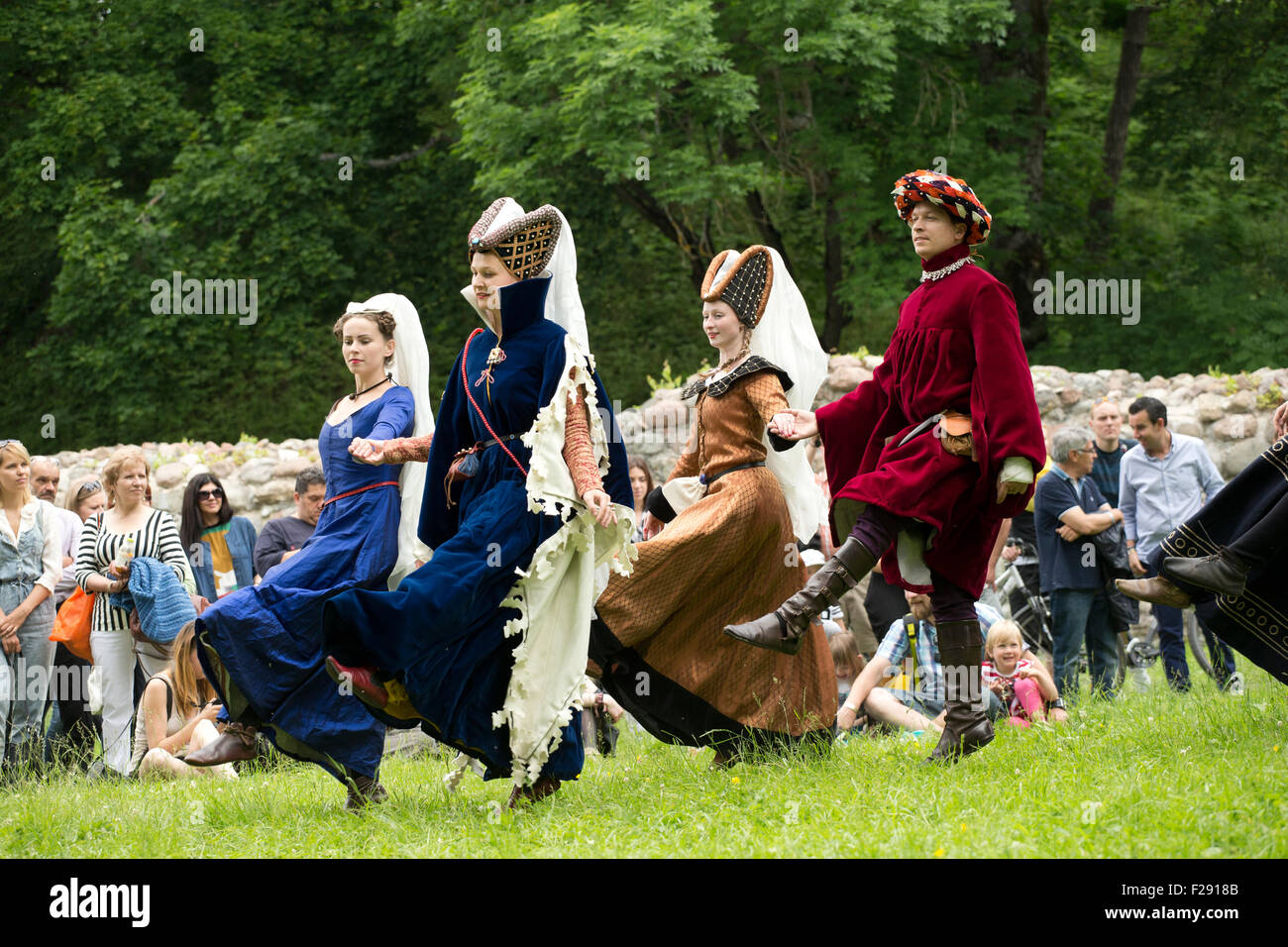Middle ages festival hi-res stock photography and images - Alamy
