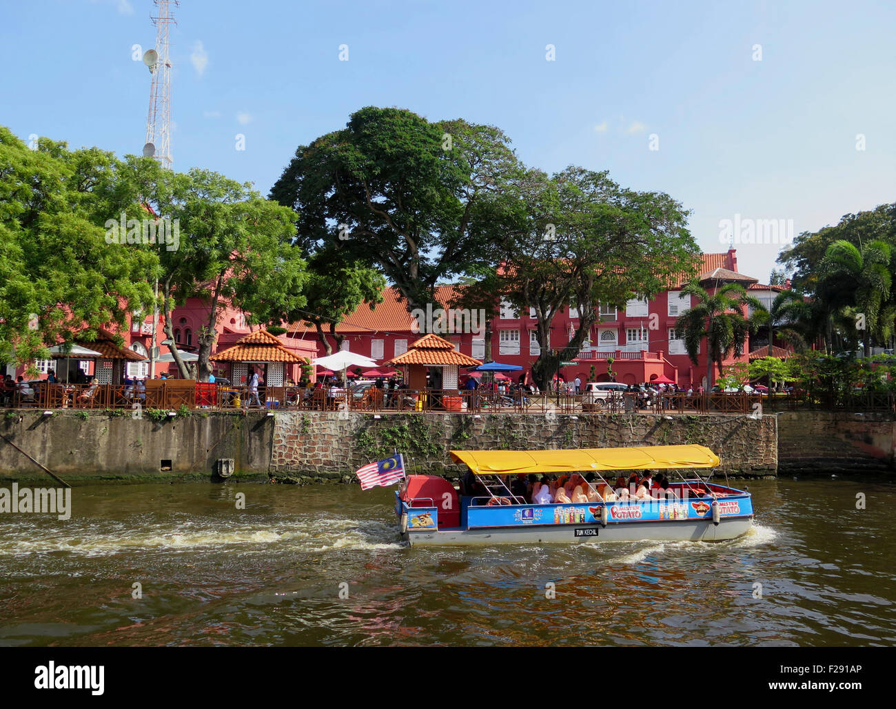 Cruise boat on Melaka river, Melaka (Malacca), Malaysia, Asia Stock ...