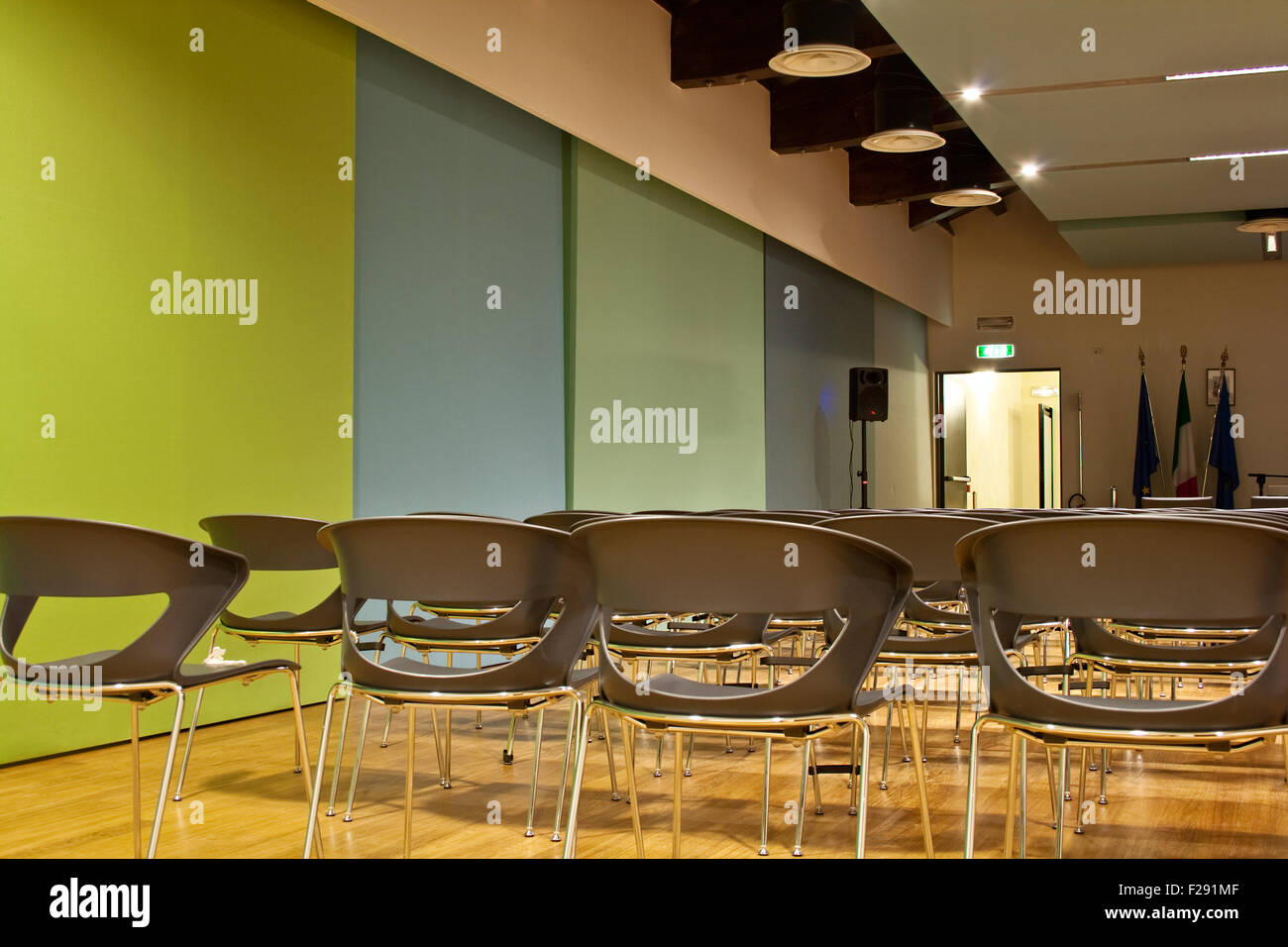 Empty black Chairs for concert spectators Stock Photo - Alamy