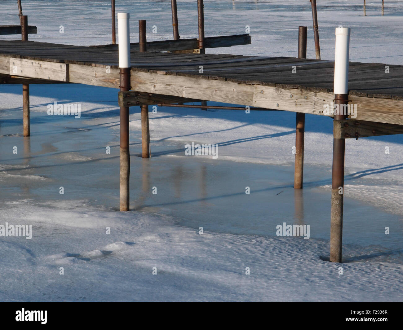 Dock winter hi-res stock photography and images - Alamy