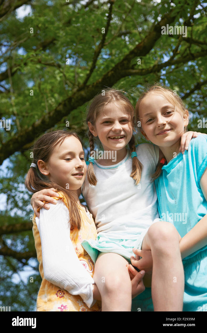 Best friends children girls hi-res stock photography and images - Alamy