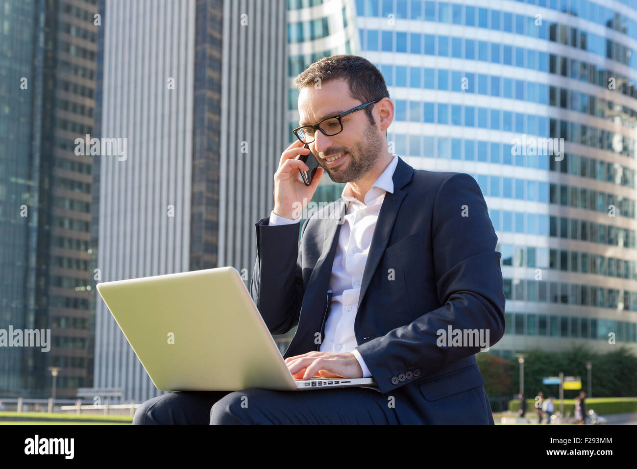 Employee talking boss hi-res stock photography and images - Alamy