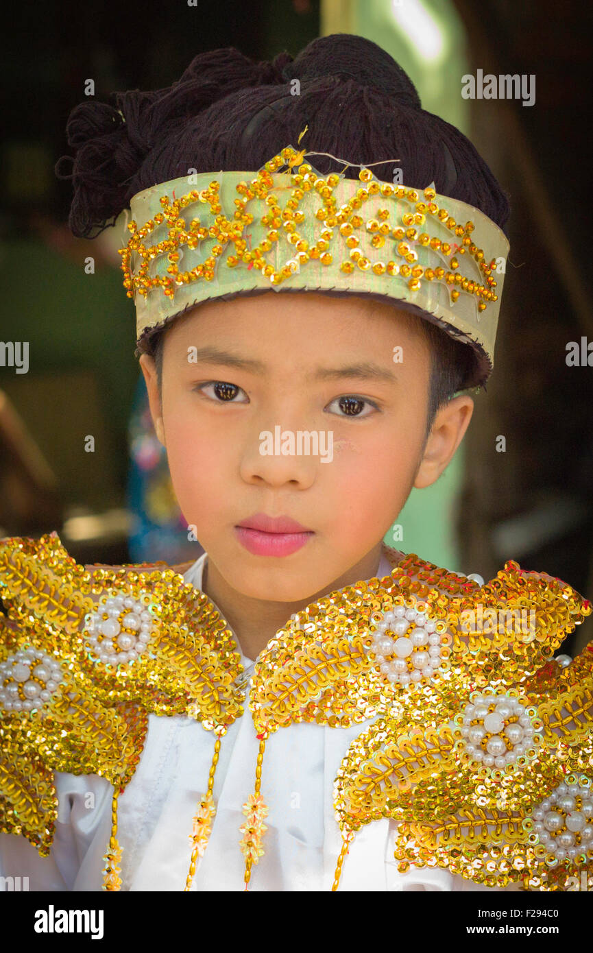 Myanmar people portrait hi-res stock photography and images - Alamy