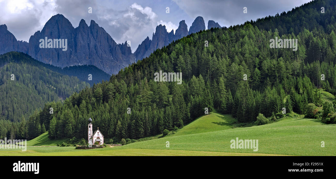 The chapel Sankt Johann / San Giovanni at Val di Funes / Villnösstal ...