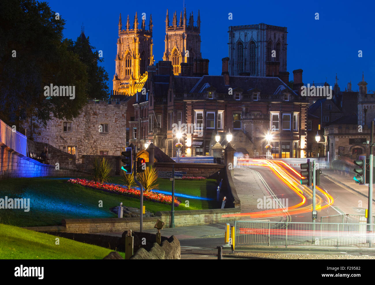 A night-time view of York Minster in the city of York, England Stock ...