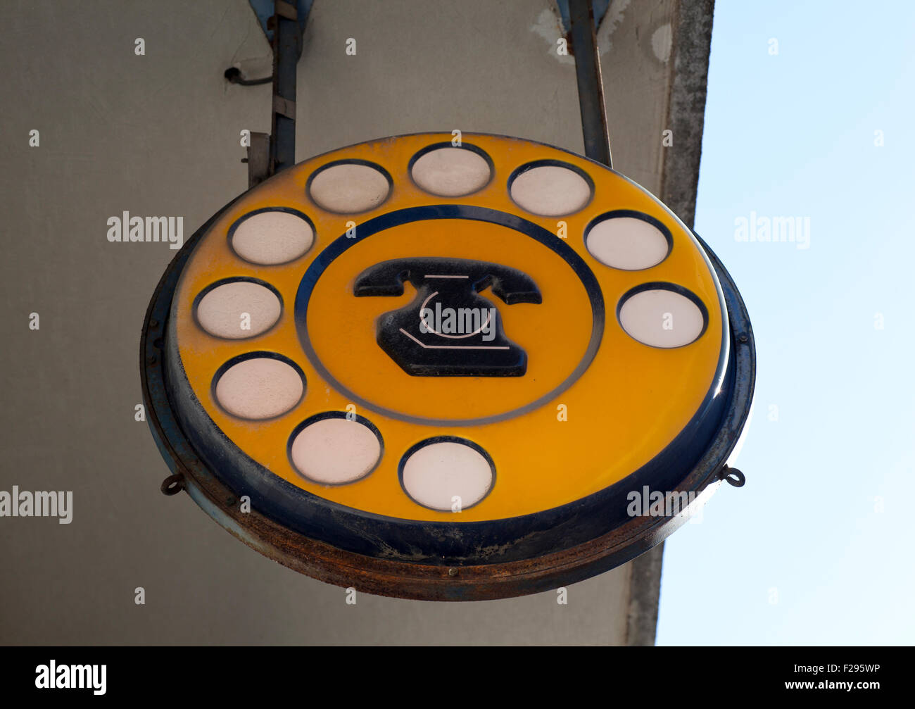 Vintage telephon hi-res stock photography and images - Alamy