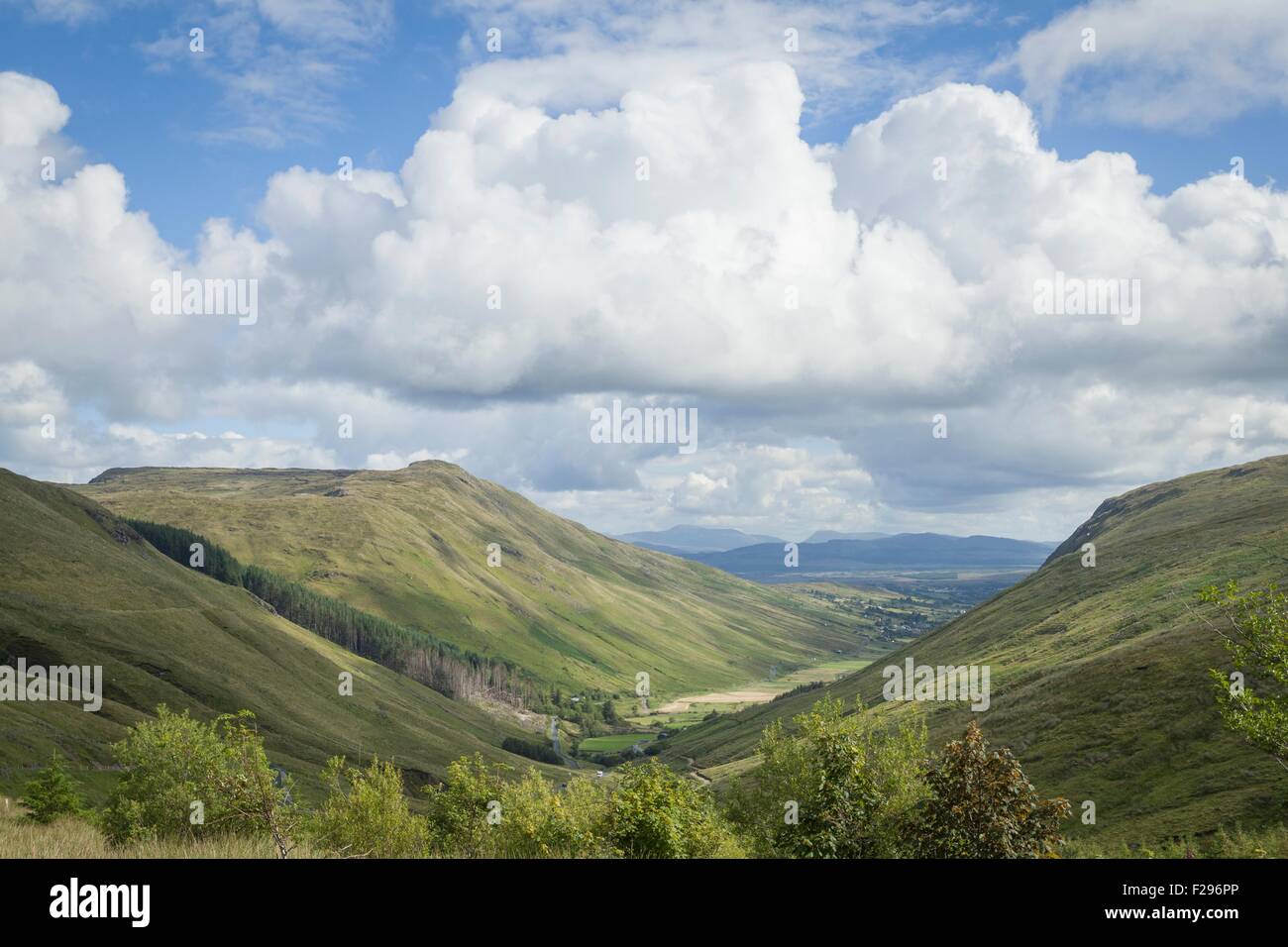 The Glengesh pass or the Glen of the Swans in Co. Donegal, Ireland ...