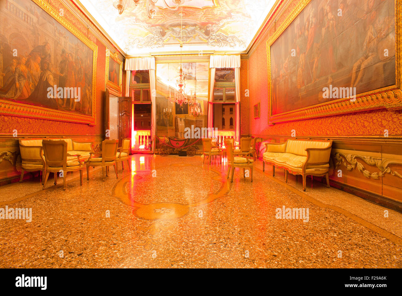 Baroque house hi-res stock photography and images - Alamy