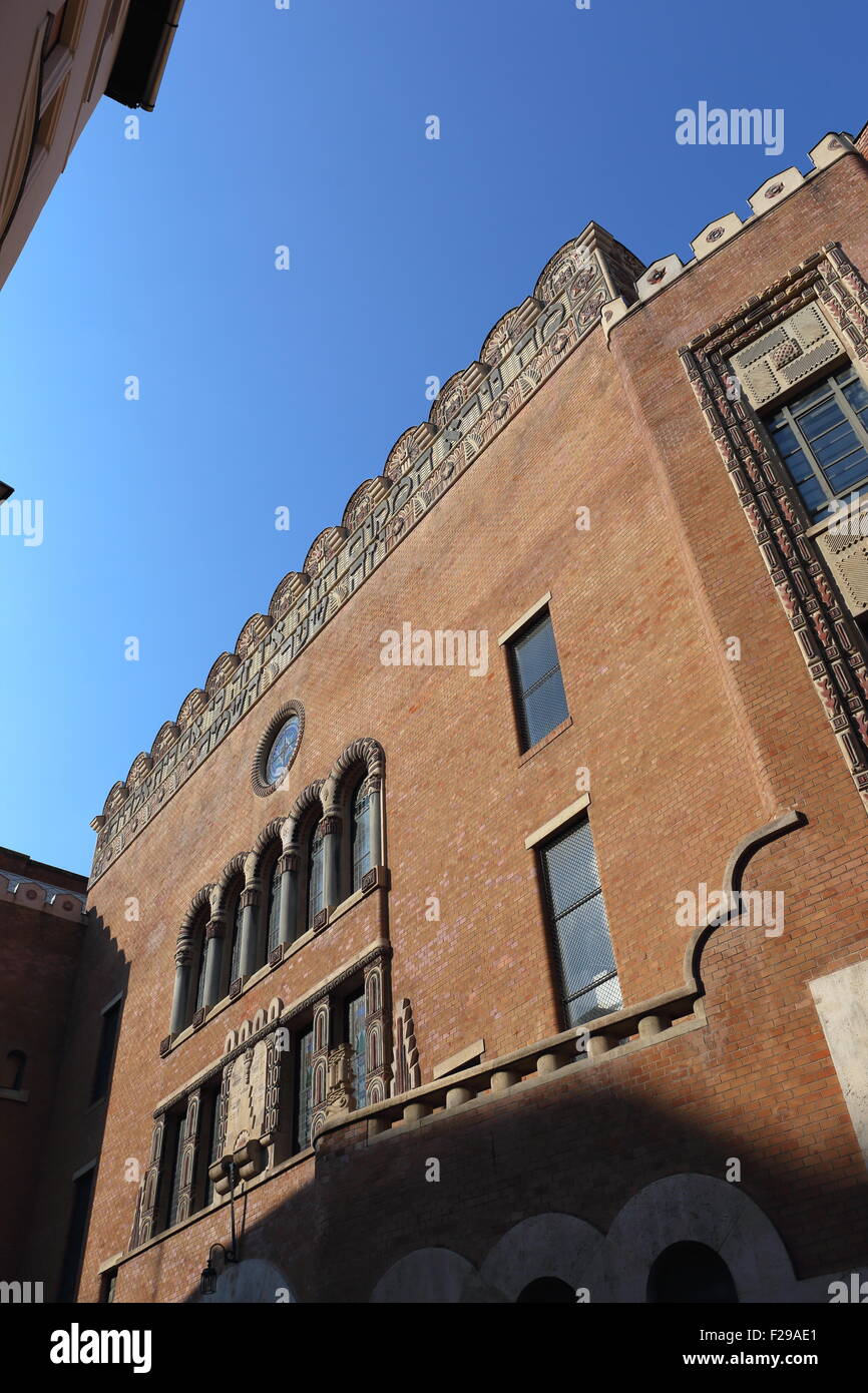 Front facade of the Orthodox Synagogue, Kazinczy utca, Jewish Quarter ...