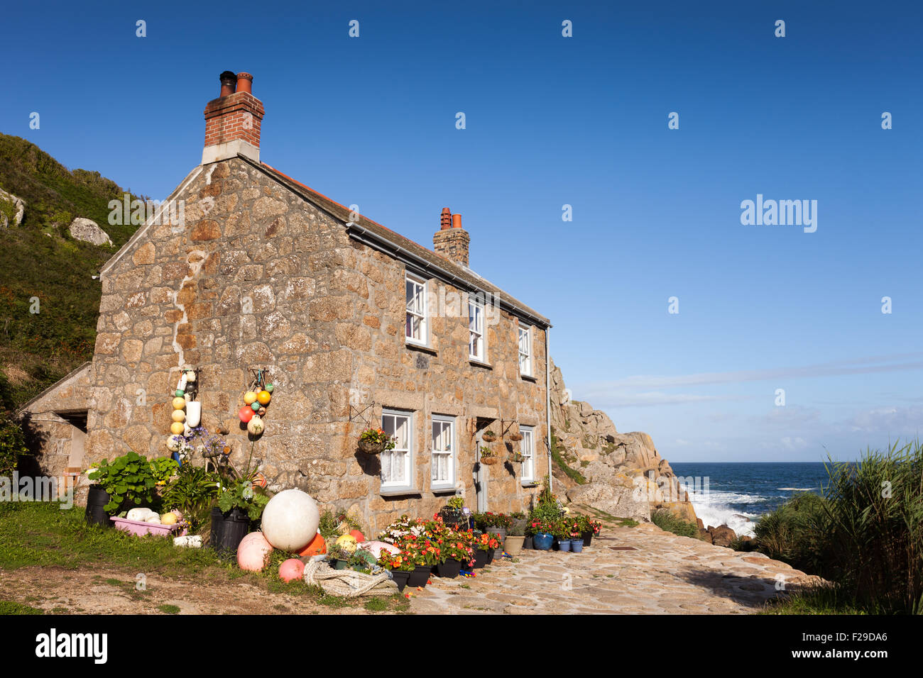 Cottage in Penberth Cove, Cornwall UK Stock Photo - Alamy