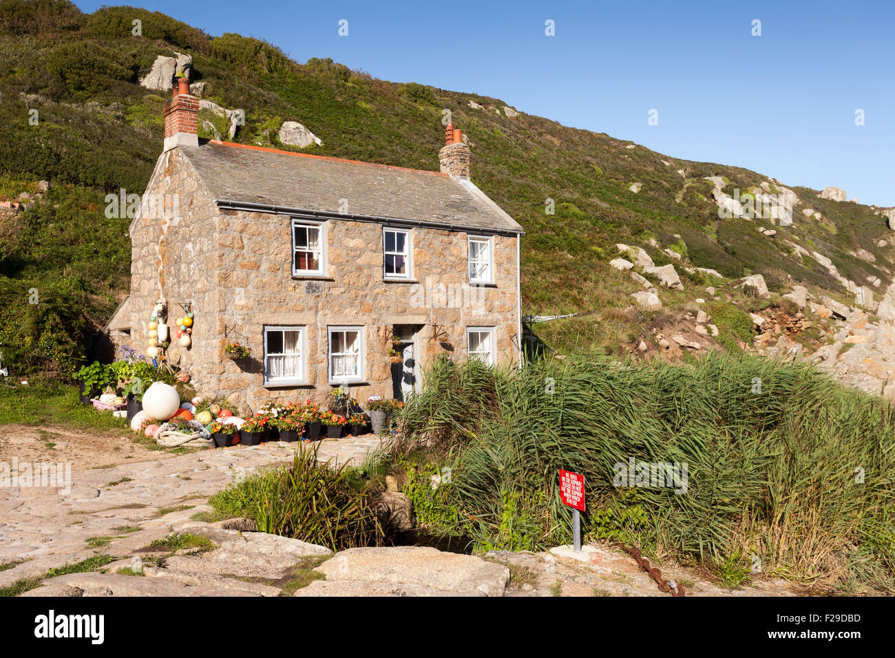 Cottage in Penberth Cove, Cornwall UK Stock Photo - Alamy