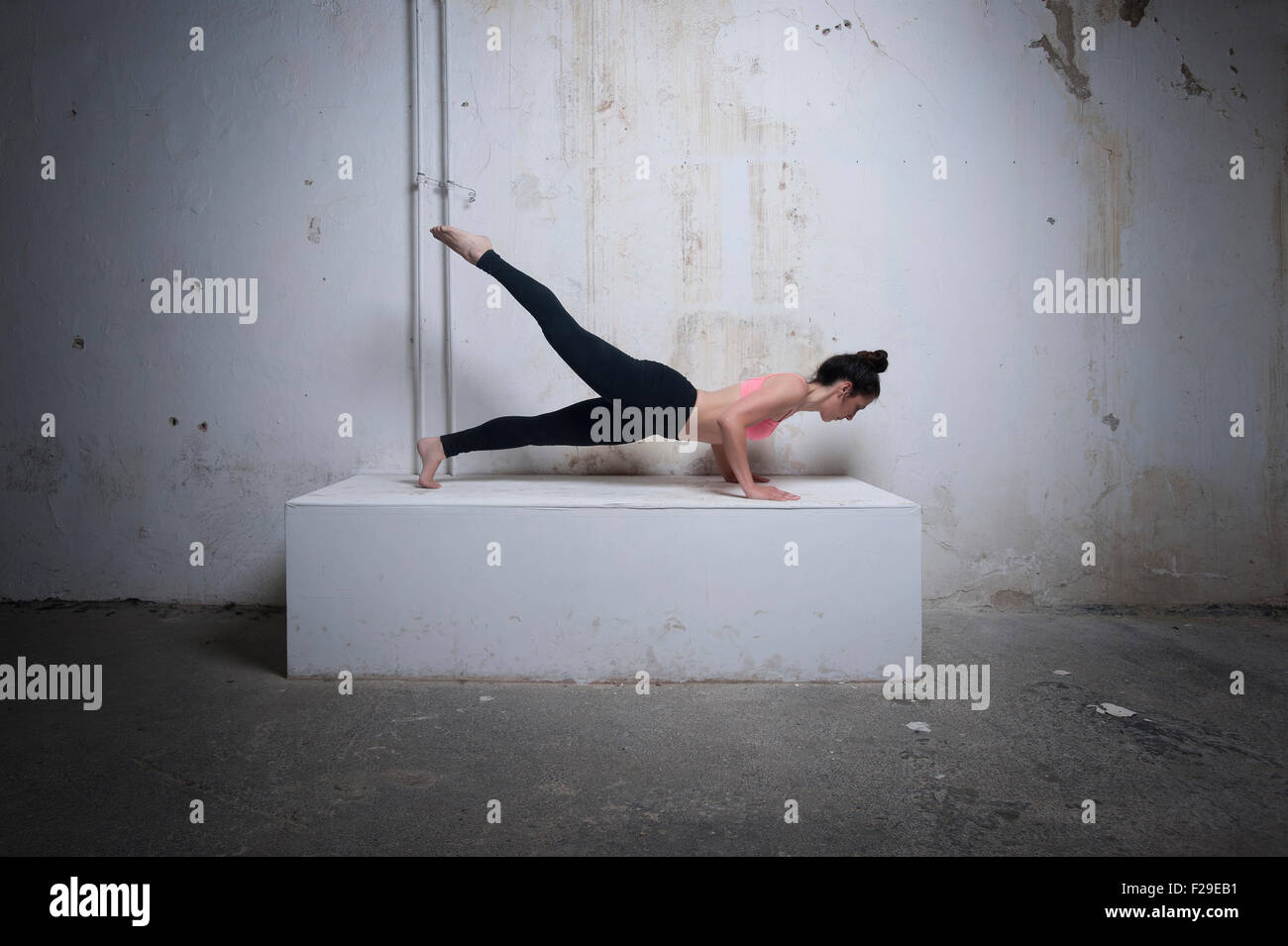 Plank position hi-res stock photography and images - Alamy