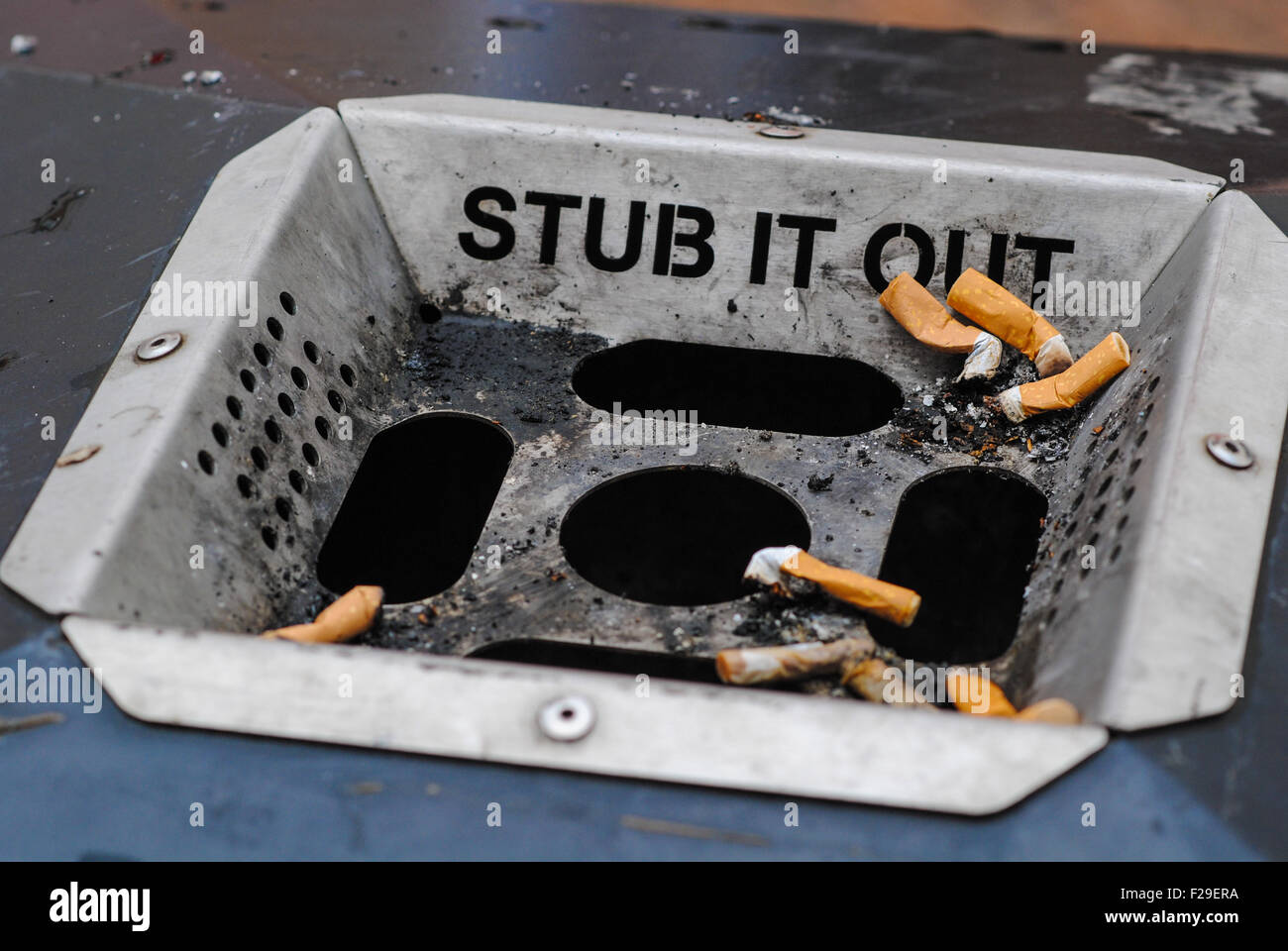 Stop smoking sign Stock Photo - Alamy