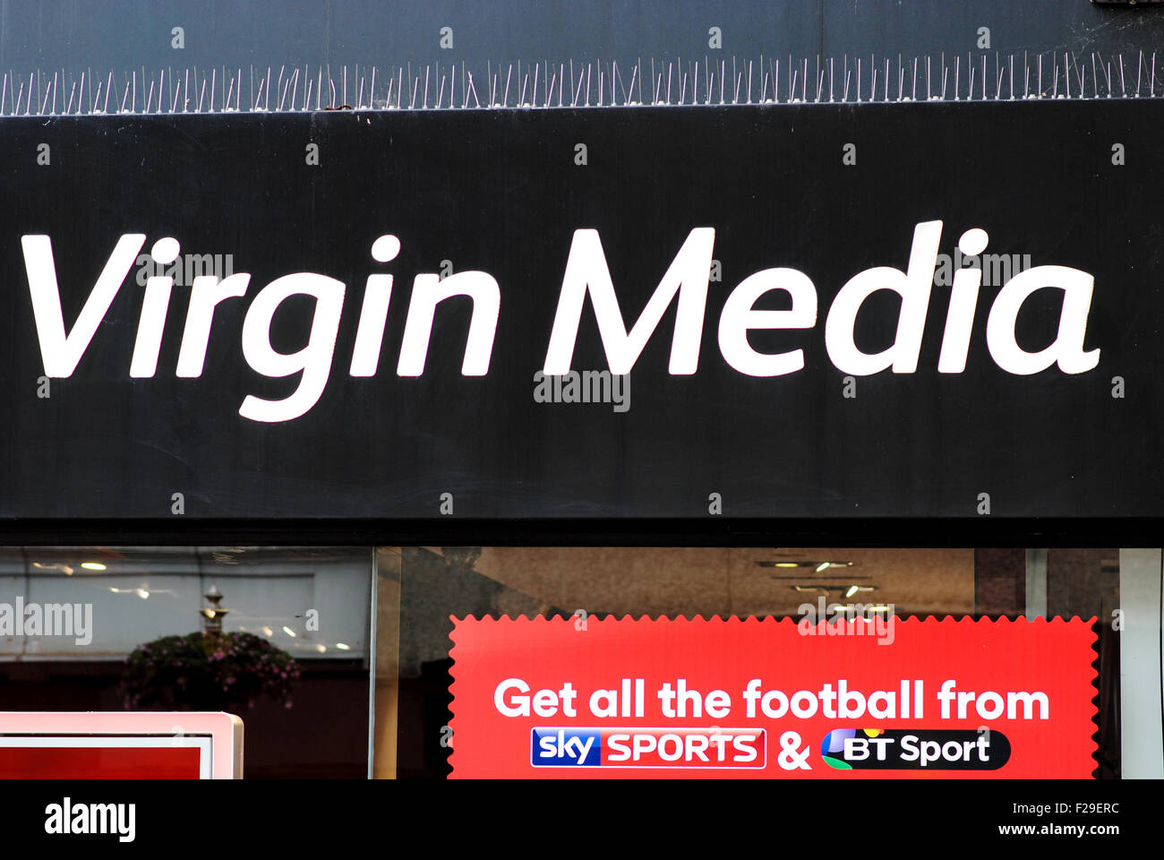 Virgin media shop hi-res stock photography and images - Alamy