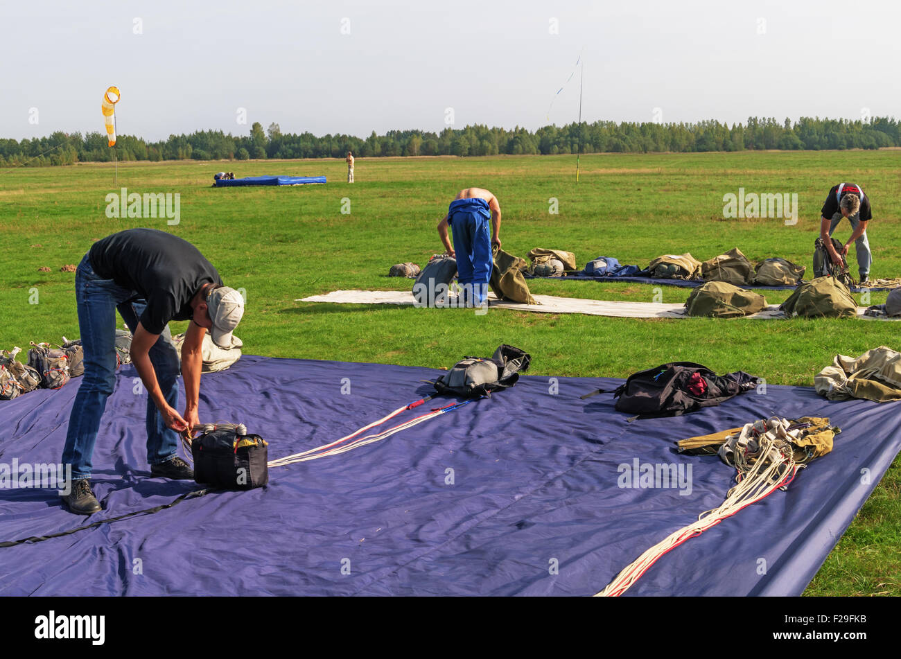 Parachutists - 2014. Packing of parachutes Stock Photo - Alamy